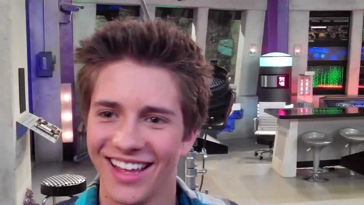 Billy Unger gets interviewed -Chase, Lab Rats - YouTube