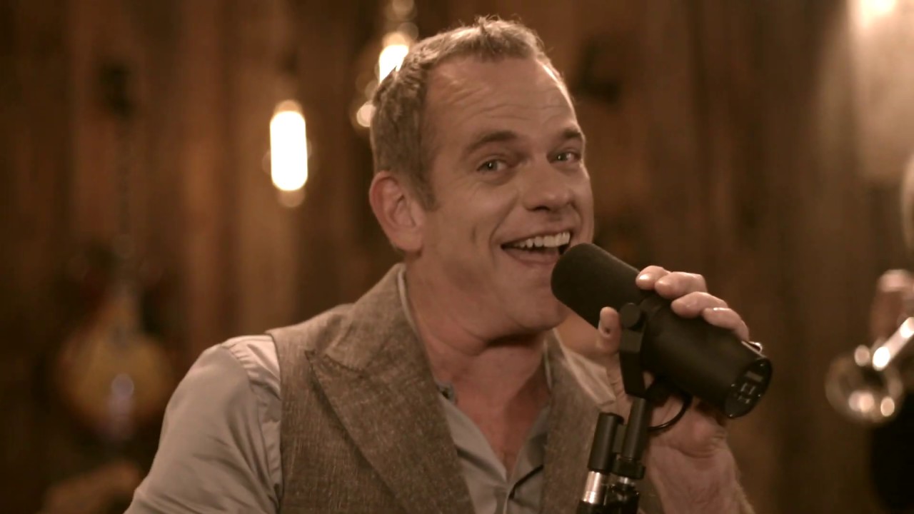 Garou - Signed, Sealed, Delivered (Clip Officiel) - YouTube