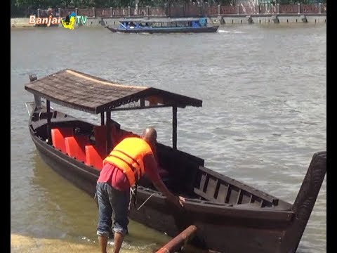 PEMKO BANJARMASIN TERIMA BANTUAN PERAHU TAMBANGAN - YouTube