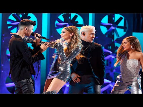 Leslie Grace, Becky G, CNCO - Díganle (Official Tainy Remix - En Vivo) | Latin AMAs 2018 (HD)