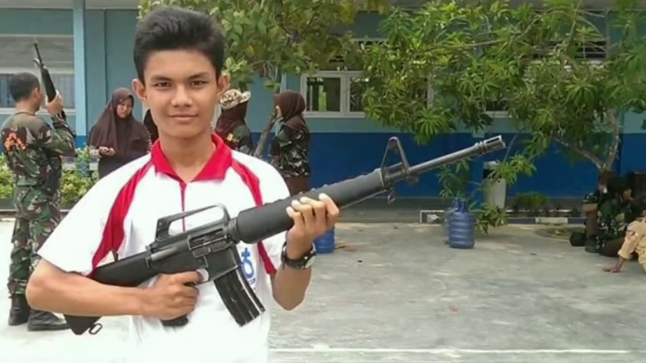 Alumni SMPN 9 BATAM 2014 - YouTube