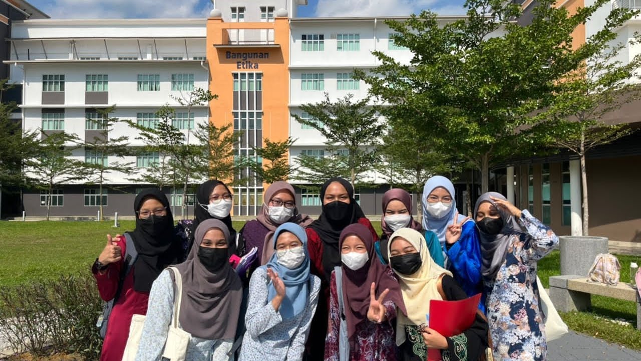 how realistic world in UiTM Dengkil went ! one week version - YouTube