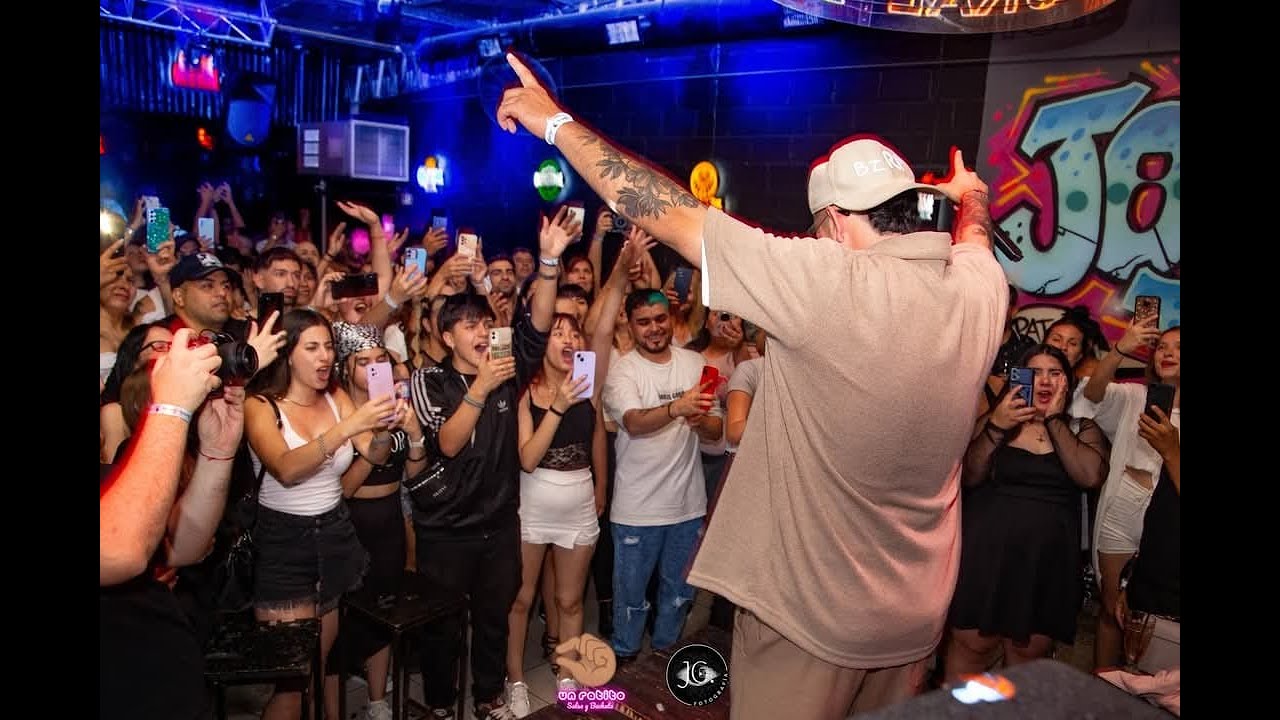 BACHELA BACHATA - INTRO DE SHOW Y EL INFIEL (EN VIVO) - YouTube