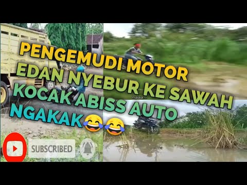 Pengendara Motor Edan NYEBUR Sawah