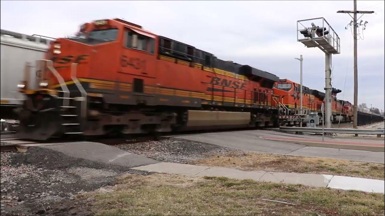 BNSF 8387 Leading EB Grain and BNSF 6431 Leading WB Intermodal in Olathe, KS on January 7, 2023 ...