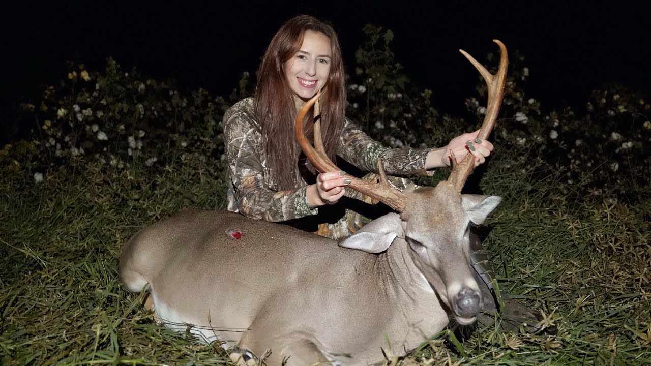 Aly from Alabama Takes an OLD Cull┃Buckmasters “On the Road” - YouTube