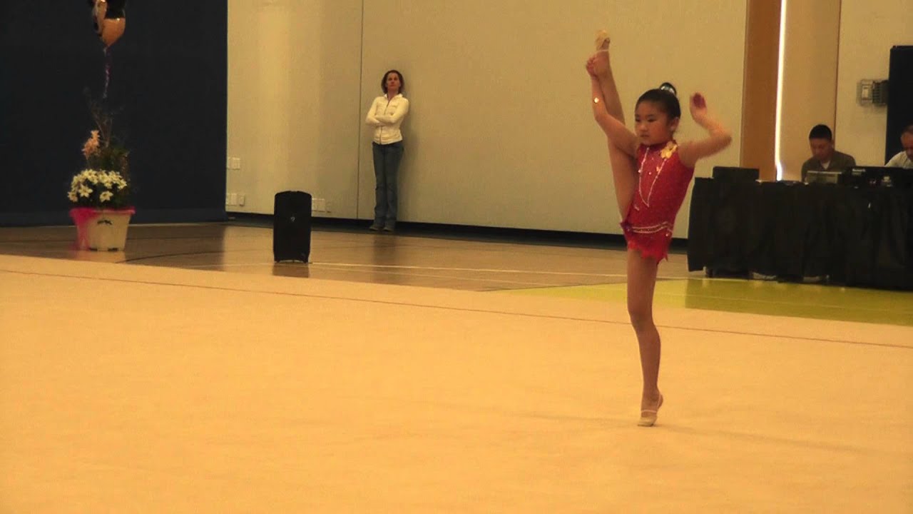 Veronica Rhythmic Gymnastics Level 4 floor routine - YouTube