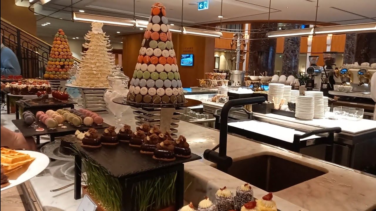 Browsing all expensive food buffet at Sheraton Grand Sydney Hyde Park ...