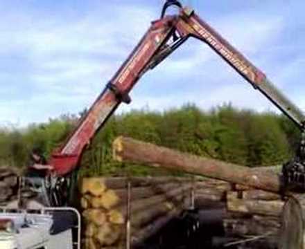 Camion grumier VOLVO en action 2 - YouTube