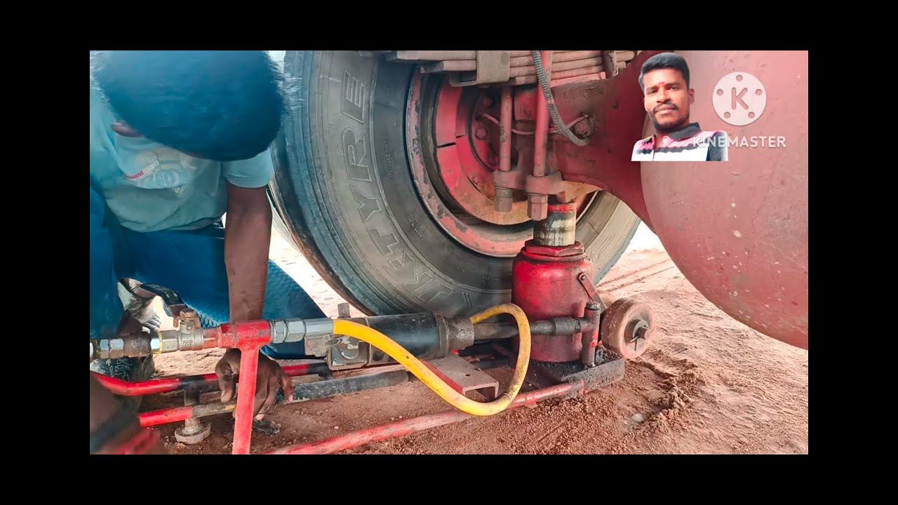 Truck 10 . 00 R 20 tyre puncture repair// Tube Vulcanizing method ...