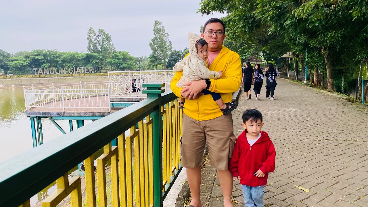 Azka ara jalan sore di tandon ciater bsd - YouTube