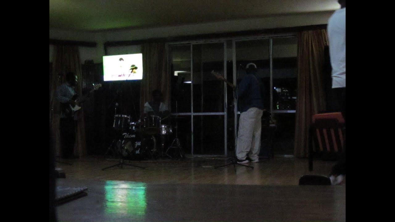 Fundi Konde - Ajali Haikingiki (Live Performance) - YouTube