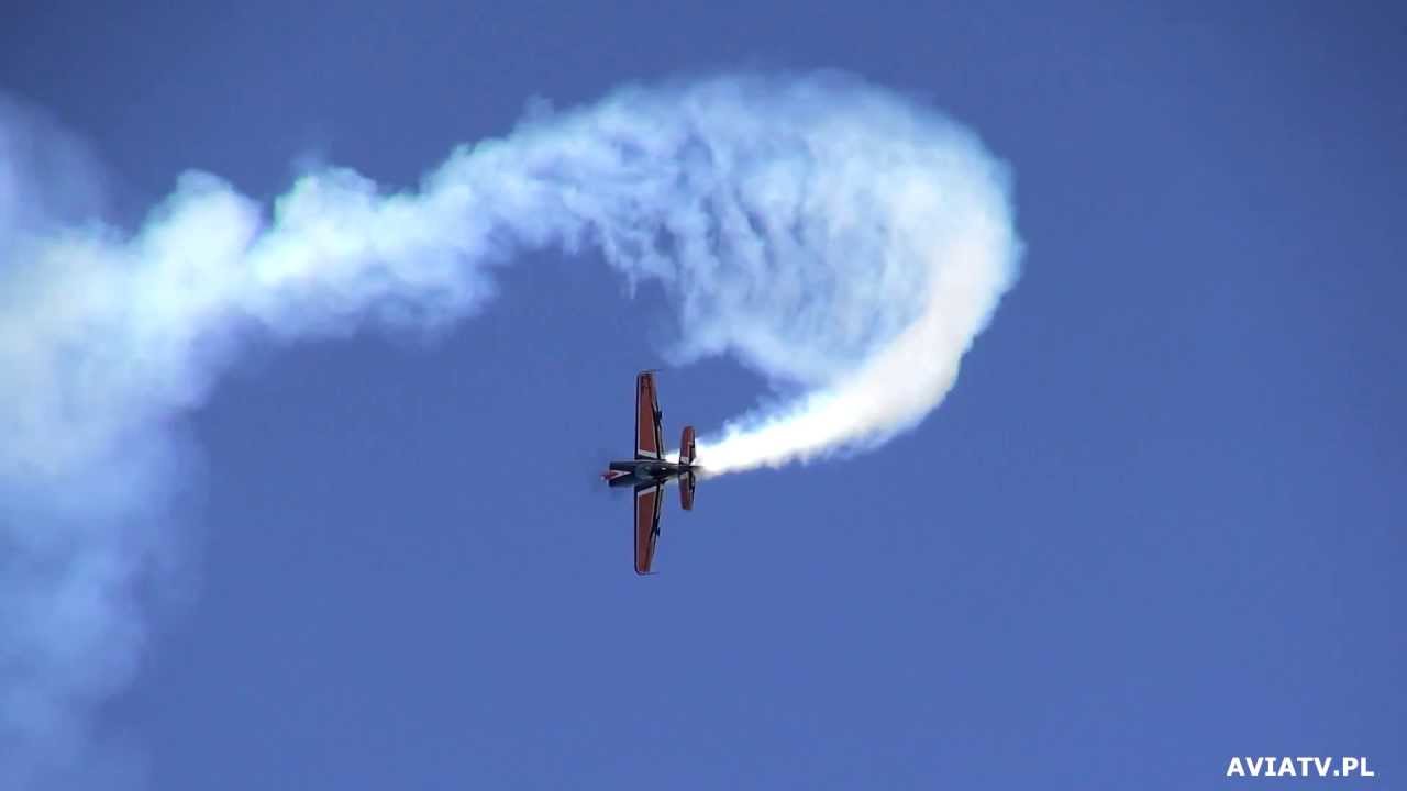 Artur Kielak - extreme aerobatics - II dzień - Ostrów 2013 - YouTube