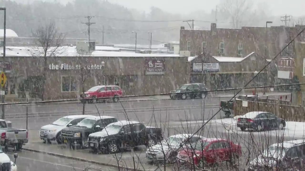 Crazy March Snow Storm! MASSIVE SNOWFLAKES! #weathershare - YouTube