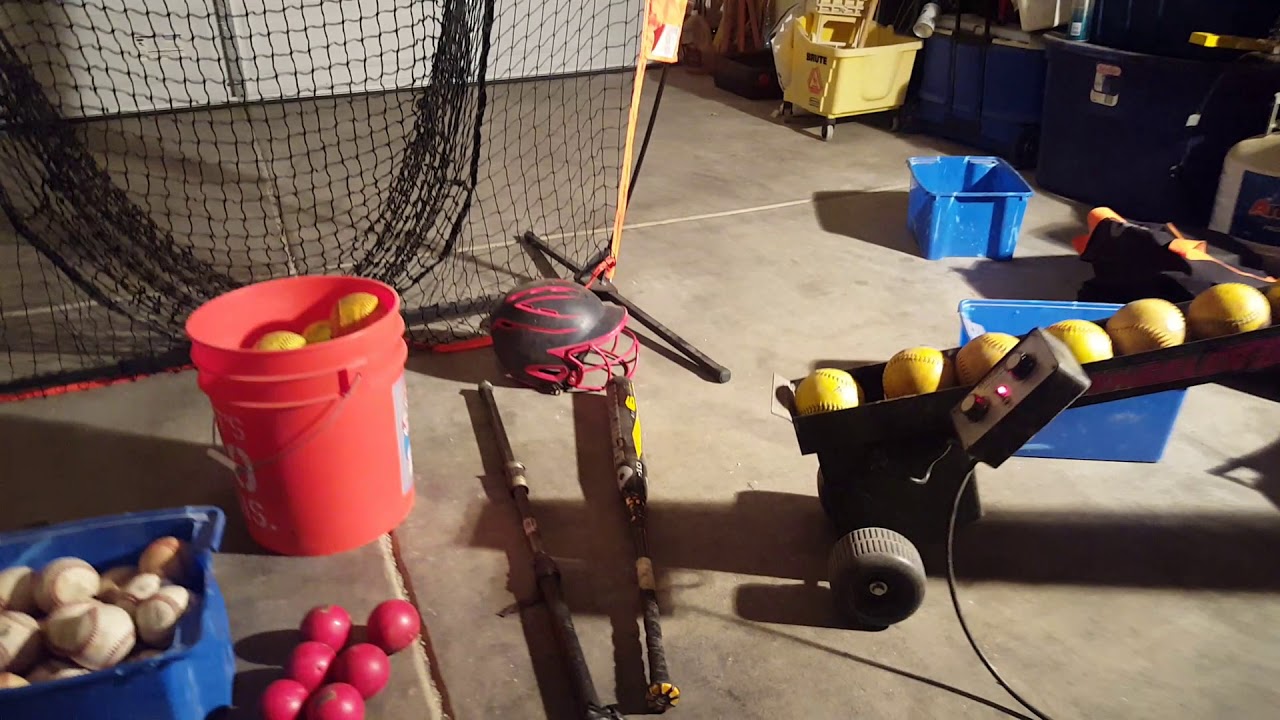 Wheeler Dealer Soft toss machine - YouTube