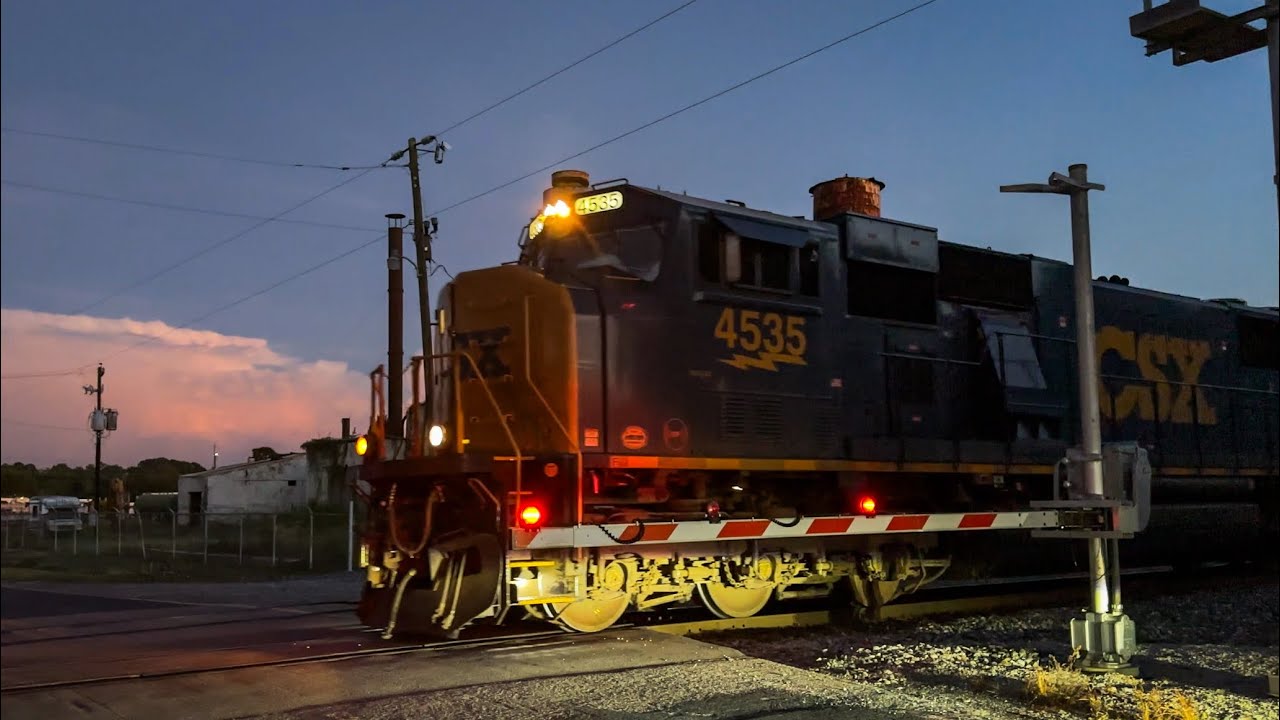 CSXT L234.10 at Chocowinity on the CLNA 4535 SD70MACe w/ K5H & ES40DC 5433 w/ lightning show ...