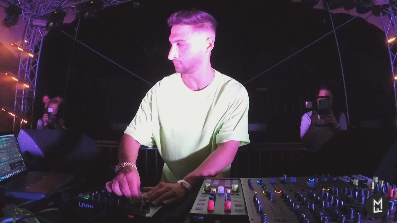 Matt Sassari | Mawifamily at Utopia Festival | Marseille (France) - YouTube