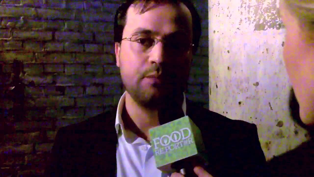 Hossein Akef tijdens het Caviar Event over Persian Caviar - YouTube