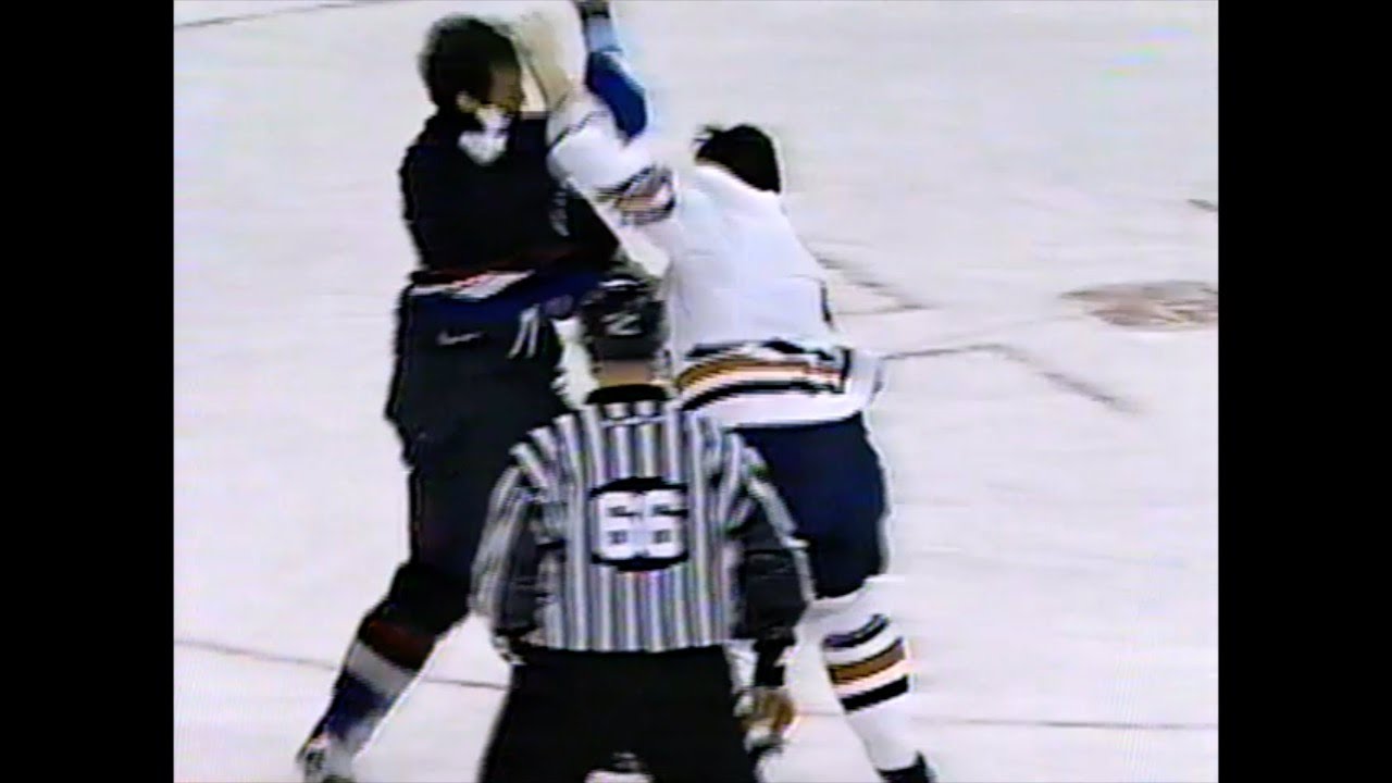 Todd Bertuzzi Vs. Jason Smith Feb. 17th, 2001 - YouTube
