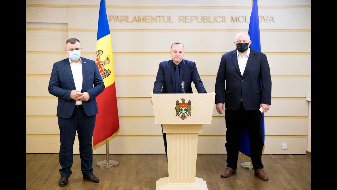 Declarații de presă ale deputaților Vlad Batrîncea, Vasile Bolea și ...