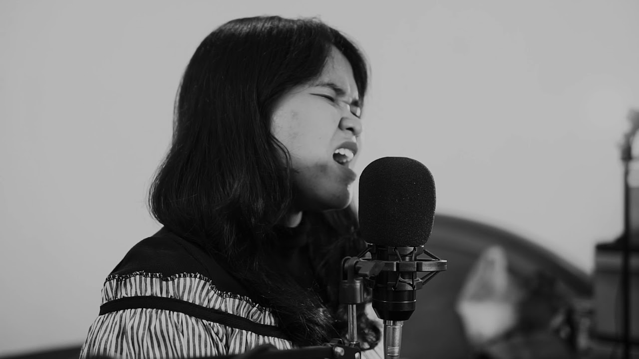 Christina Aguilera - Hurt (Cover By Shelly) - YouTube