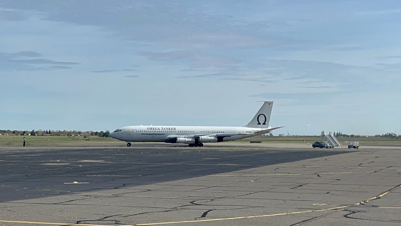 Coolest aviation clip of the day. 2 Omega planes present at MHR ...