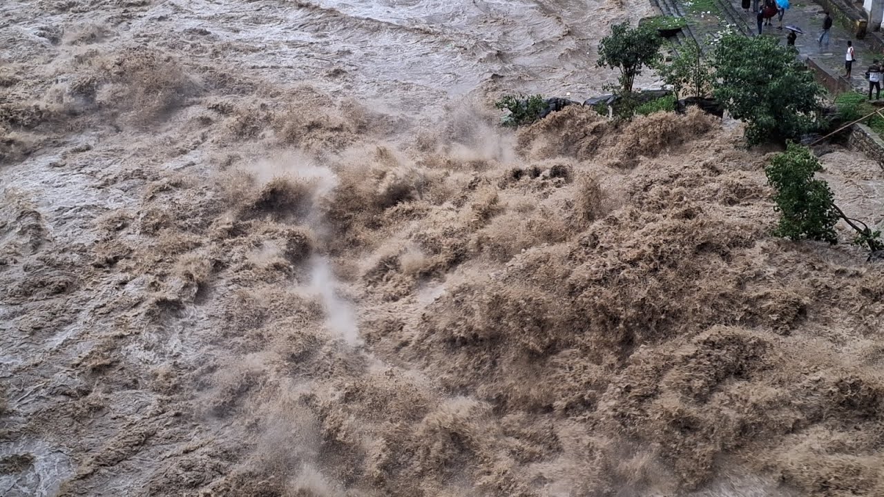 Chobhar Gorge, चोभार गल्छीमा बाढी यस्तो देखियो २०८१/३/२२ - YouTube