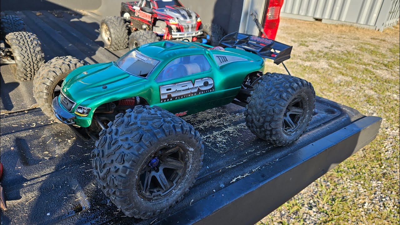 Traxxas Revo .28 - YouTube