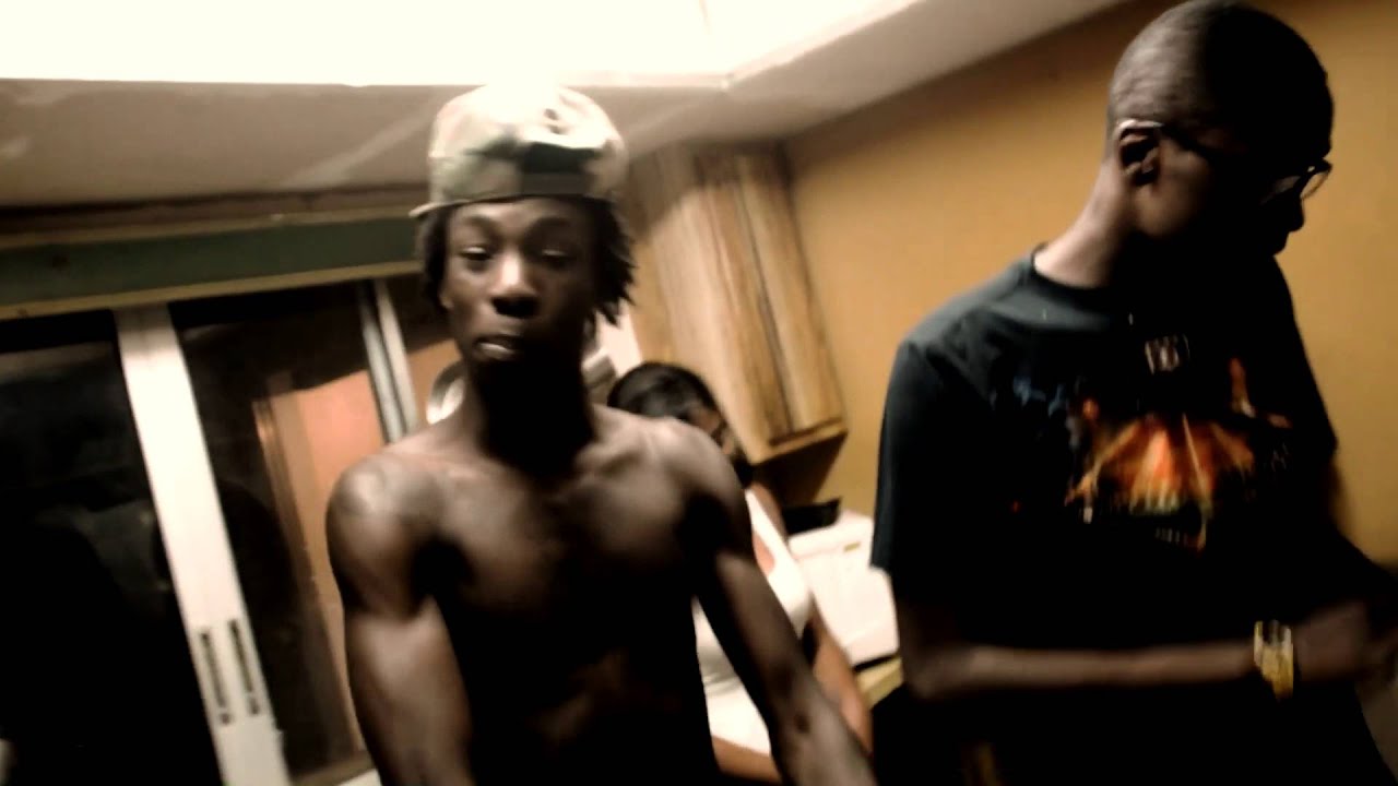 Yung Fokiss - Barz Official Video ($plashGang) #MBE Dir ...