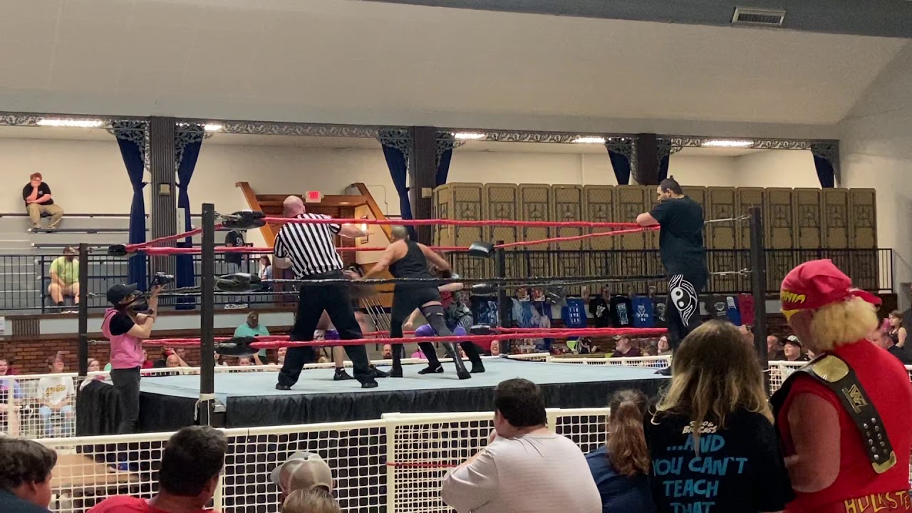 JJ Walker & Mel Crusie vs Marko Stunt & Logan Stunt - YouTube