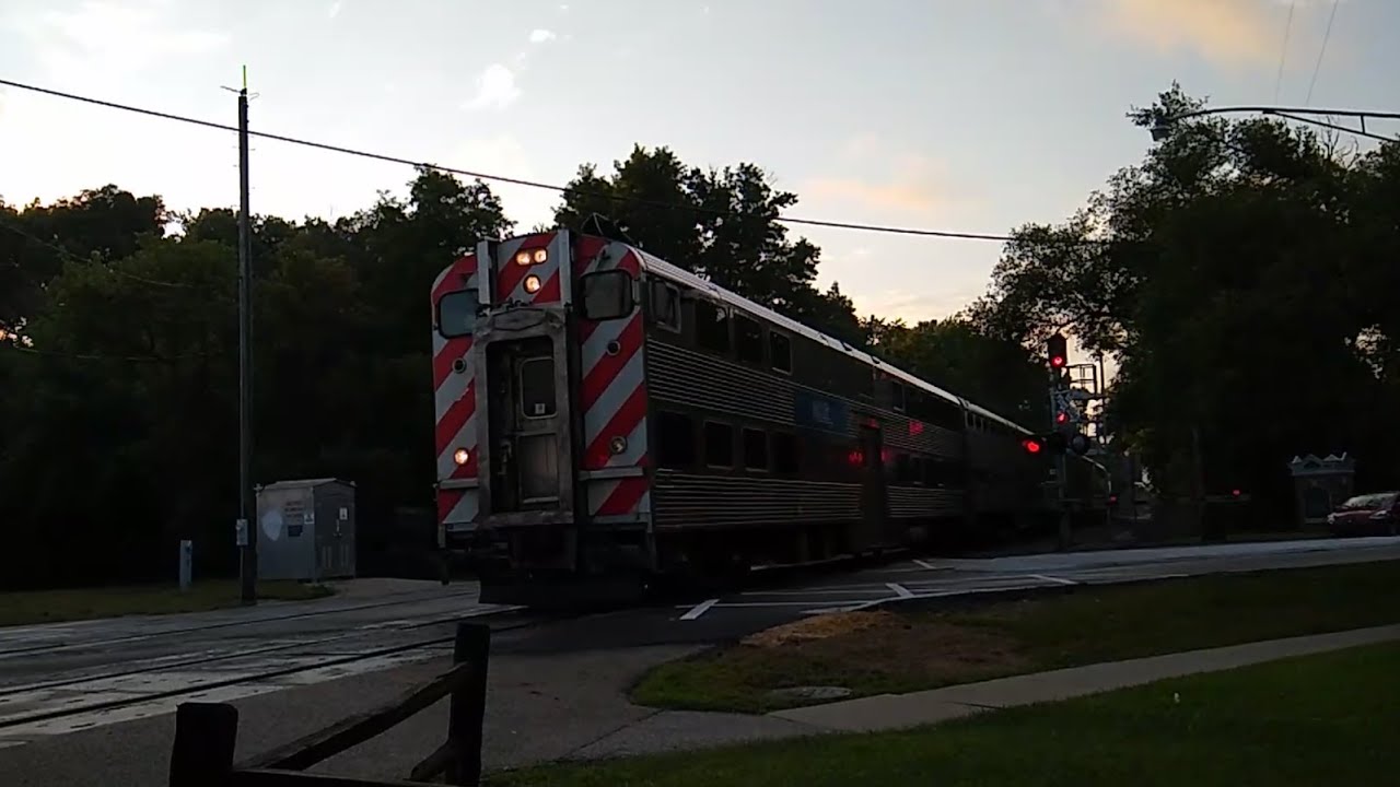 Metra | F40PH 124 Pushes An Outbound NCS Train With Pullman Coach 7885 ...