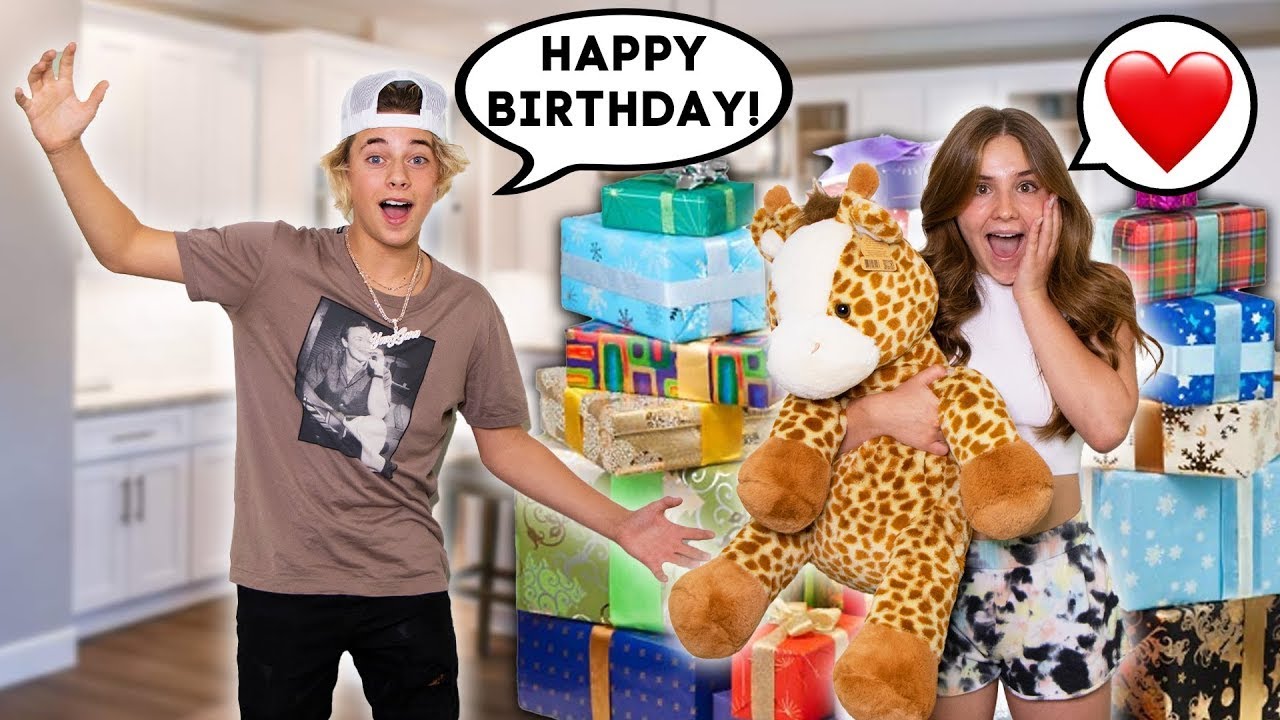 Surprising Piper Rockelle W/ 14 GIFTS For Her 14th BIRTHDAY! 🎁| Gavin ...