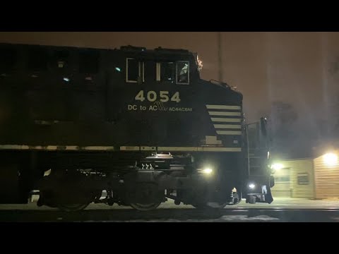 Norfolk Southern Manifest with NS 4054 - YouTube