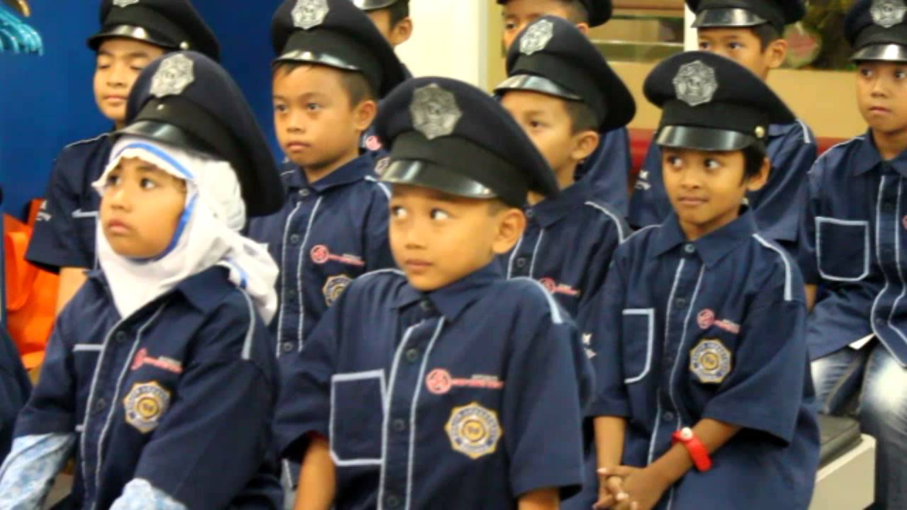 SD Laboratorium UPI Cibiru Goes to Kidzania - YouTube