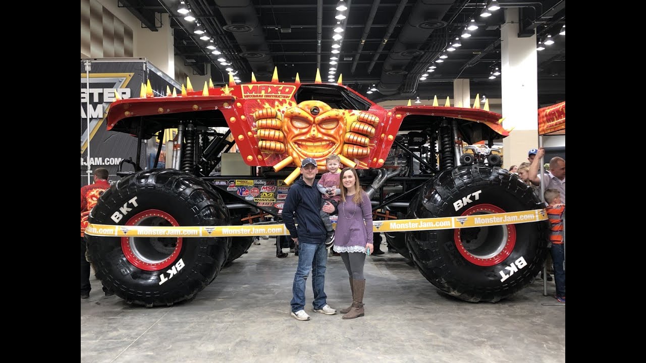 Fire Max D Freestyle | Monster Jam Indianapolis 2019 - YouTube