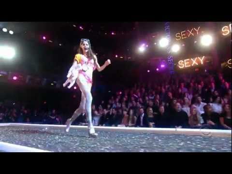 HD 2007 The Victoria's Secret Fashion Show Part 3  PINK - Exclusive