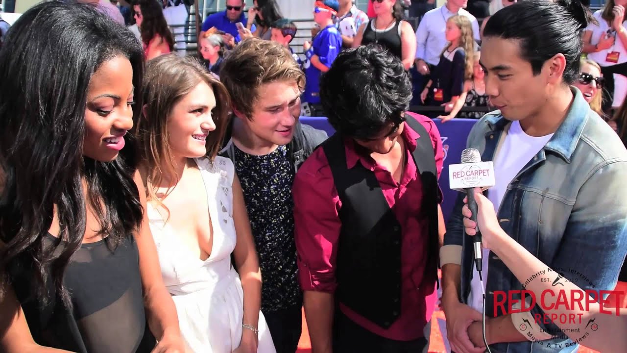 Cast of Power Rangers Dino Charge at Nickelodeon’s Kids’ Choice Sports ...