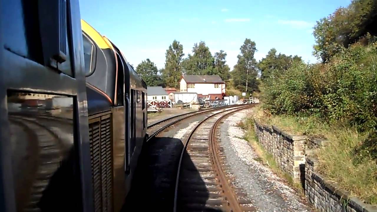 class 37 37901 Mirrlees Pioneer approaches Bury - YouTube