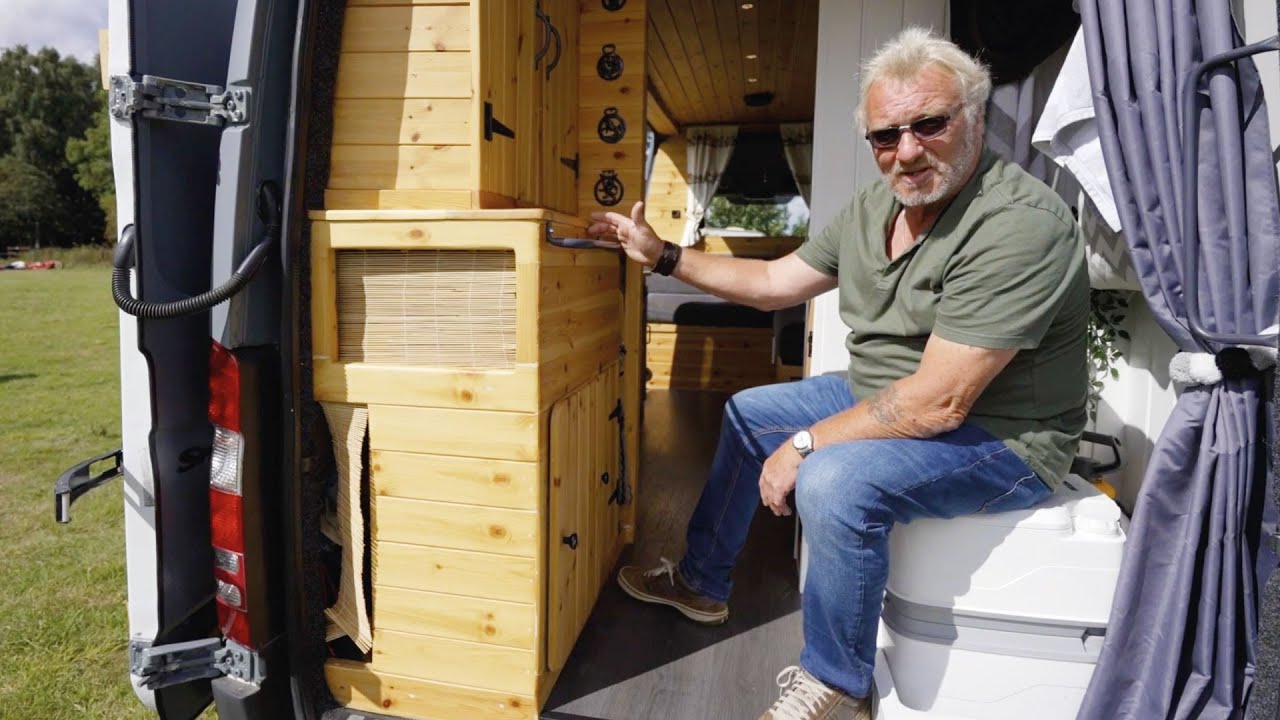 A LOO WITH A VIEW! 🚐 This STUNNING Van Conversion Features a MASSIVE ...
