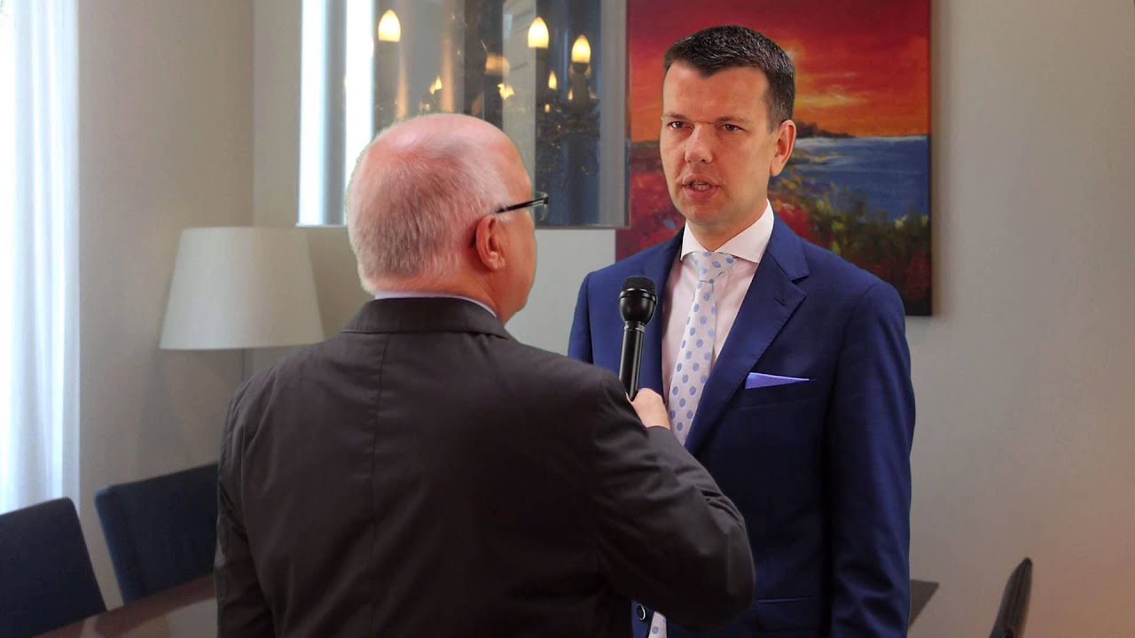 Interview met Ronald Brinkman over het huwlijksrecht van Nederlanders ...
