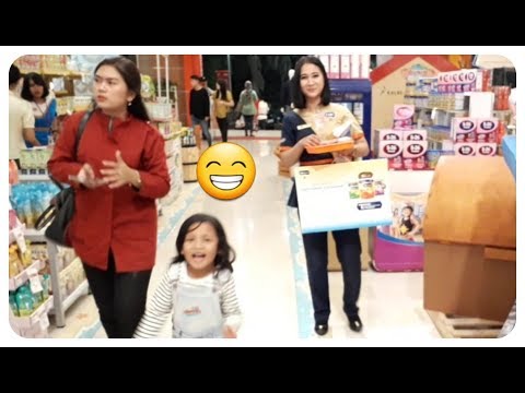 Reaksi anak kecil saat DISAMPERIN CEWE CANTIK,SPG SUSU MALAH LARI 😆