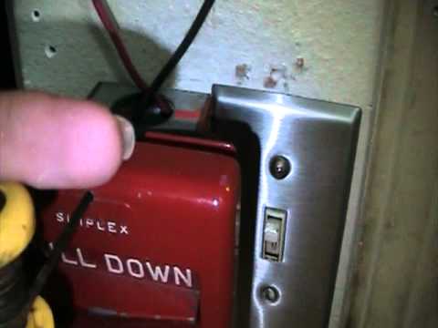 SIMPLEX 4251 1 PULL STATION PULL AND RESET - YouTube
