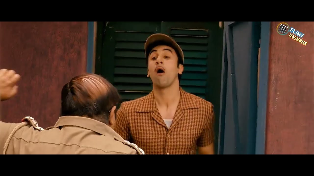 (Barfi ) best comedy clip 🤣! police picha karte karte Buddha ho Gaya 👮 ...