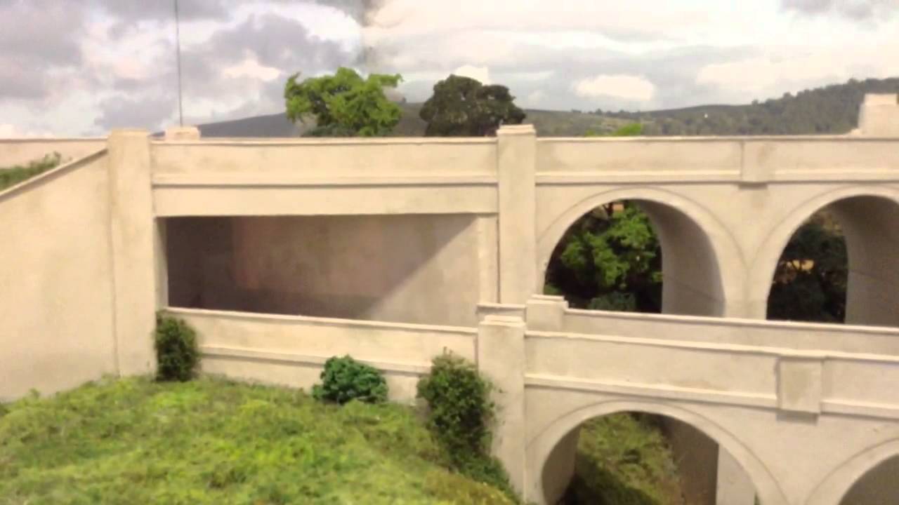OO Gauge Bleach Green Viaduct - YouTube