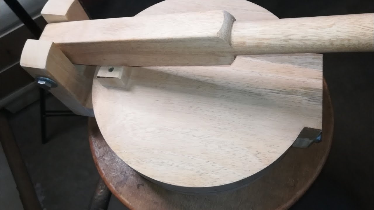 Wood Roti Maker /Demo /Razia Sultana - YouTube