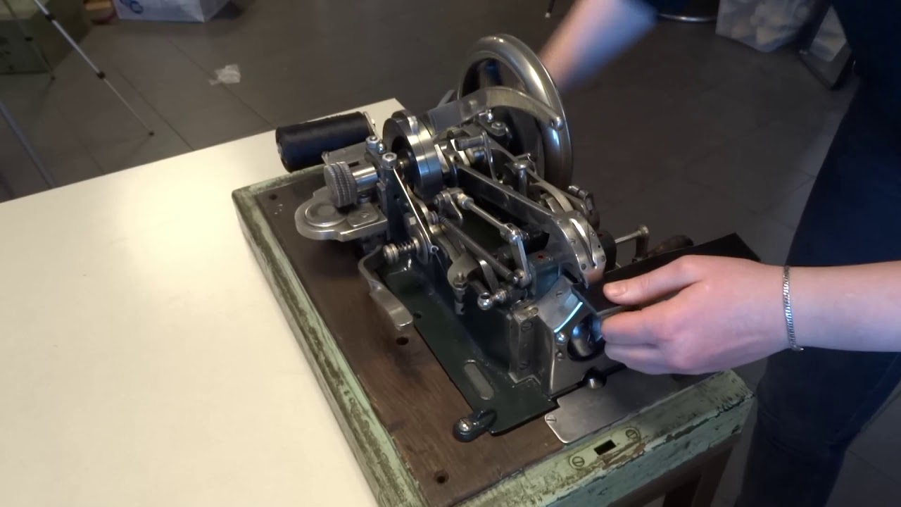 Frobana aflapper / outsole stitcher - YouTube