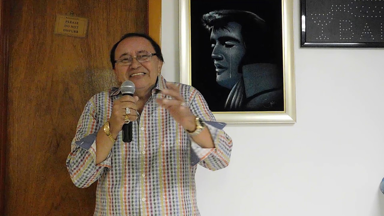 FREDDIE TORRES CANTANDO "33 ANOS" - YouTube