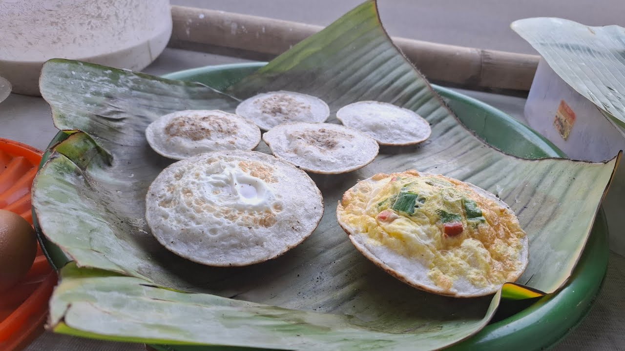 LUAR BIASA! Pedagang serabi viral ini mampu menguliahkan anaknya dari ...