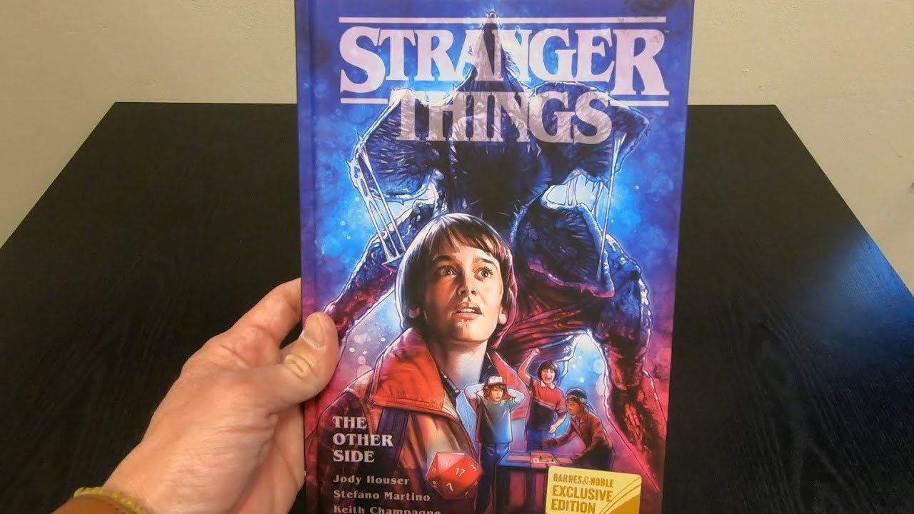 STRANGER THINGS THE OTHER SIDE GRAPHIC NOVEL BOOK CLOSER LOOK STRANGER ...