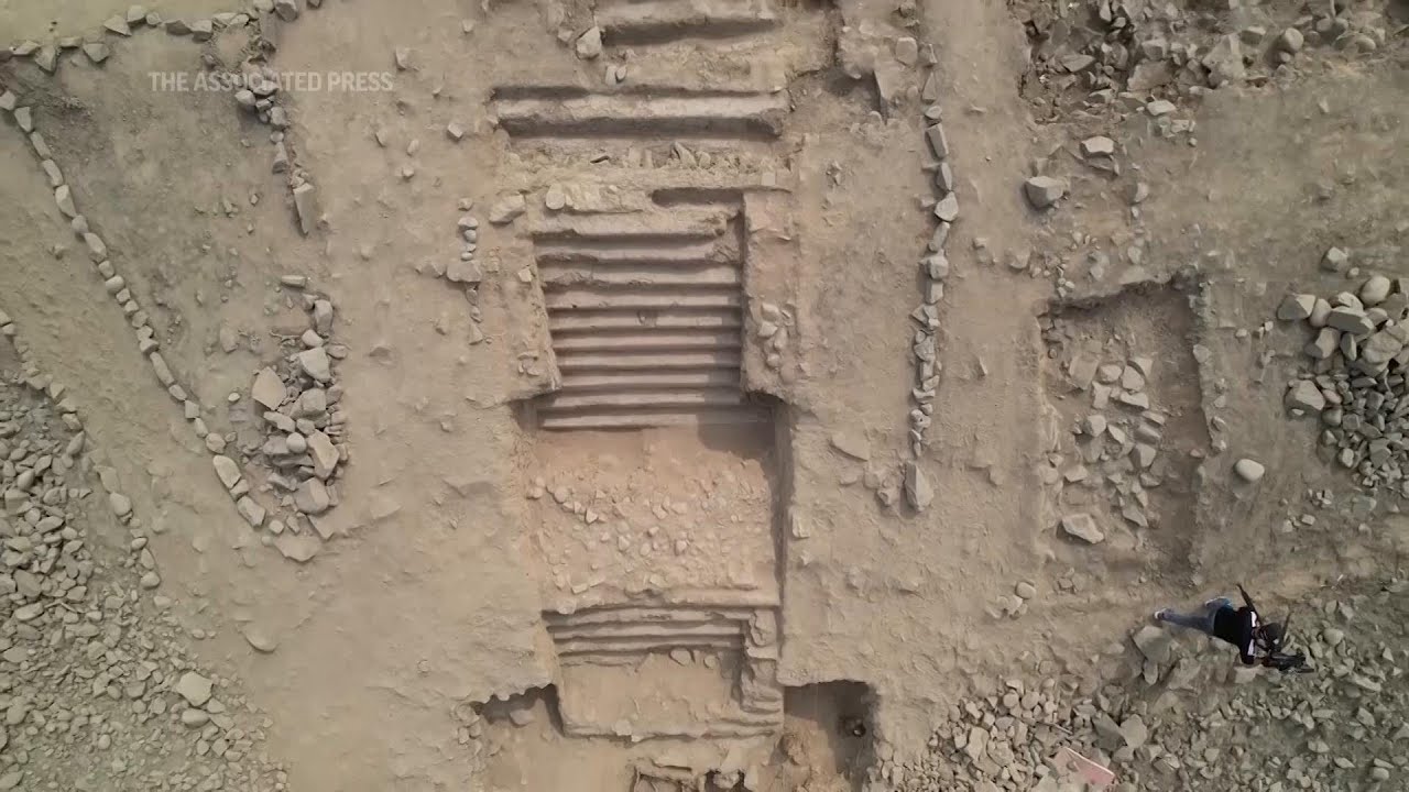 Pre-Inca mummies found in Lima neighborhood - YouTube